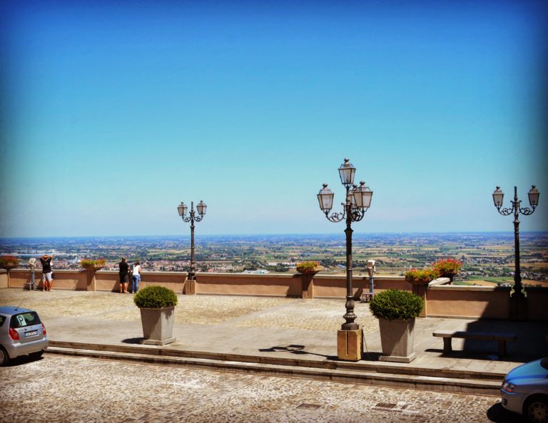 Cosa vedere a Bertinoro, itinerario a piedi in centro (con mappa)