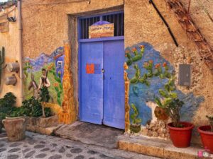 Visitare Borgo Parrini: cosa vedere nel paese ispirato a Gaudì